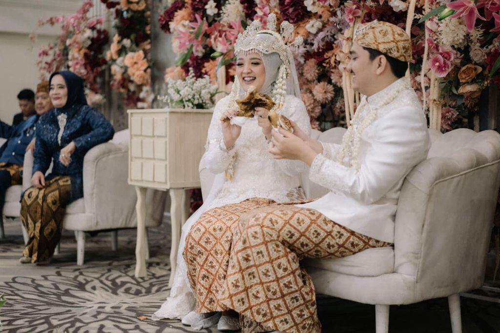 Adat Sunda – Bantu Group Indonesia