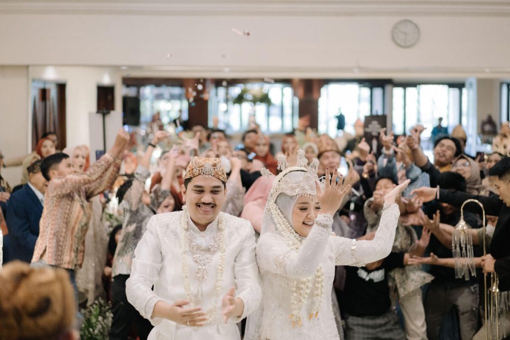Adat Sunda – Bantu Group Indonesia